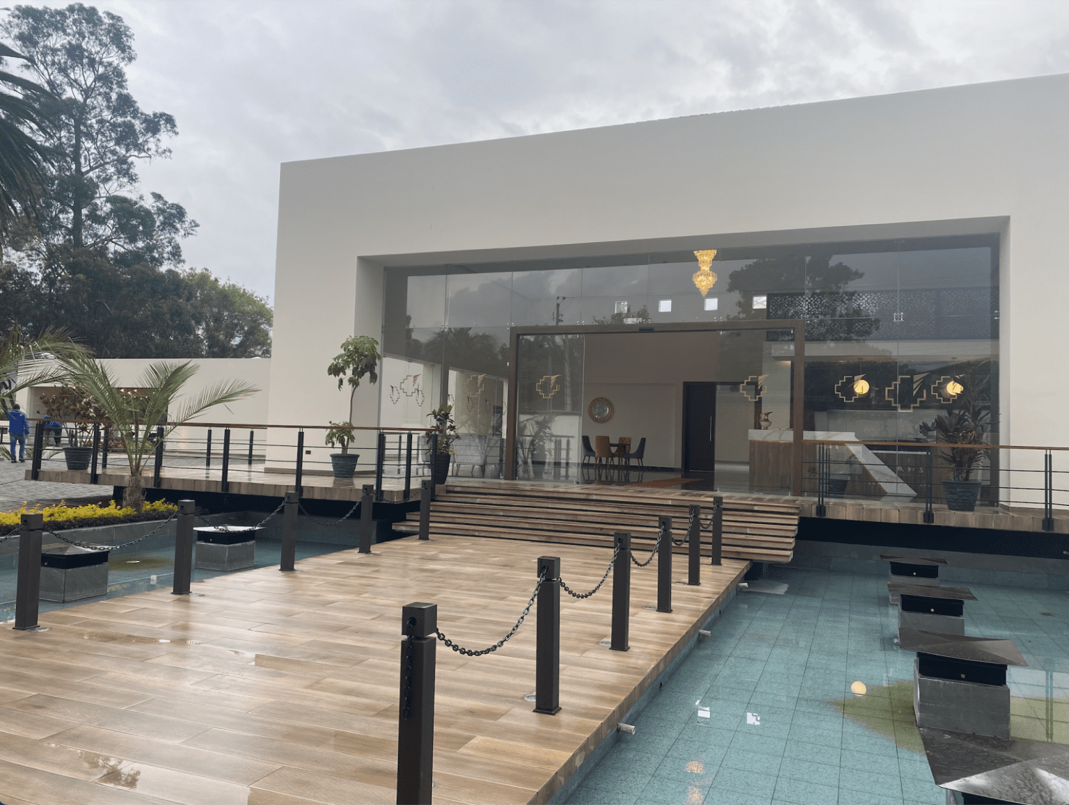 IZMA ROYAL CENTER | Import Music Ecuador